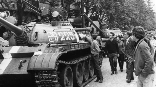 Czechoslovakia and earlier timeline - BBC News