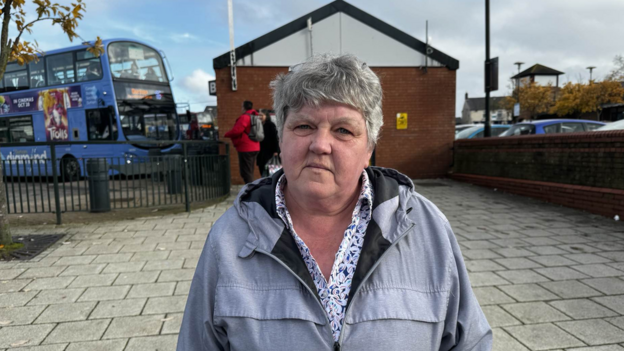 Go North East drivers to strike indefinitely as pay deal fails - BBC News