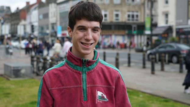 Welsh language: Bill aims to put million Welsh speakers target in law ...