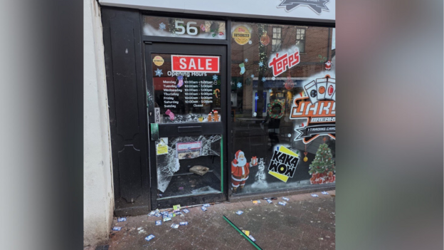 CCTV shows thieves stealing trading cards worth £10,000 at Beeston shop ...