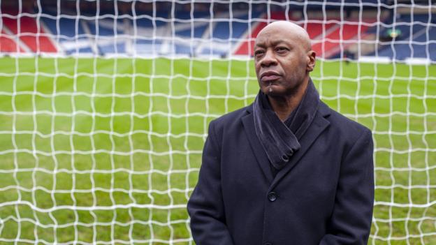 Mark Walters: No-one spoke about the racist abuse - BBC News