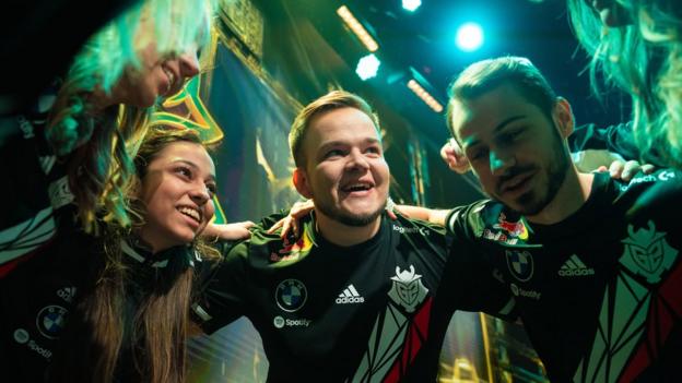 Call of Duty: London Royal Ravens esports franchise moves to US - BBC News