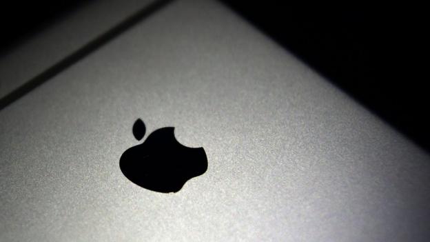 'Sweating bullets' - The inside story of the first iPhone - BBC News