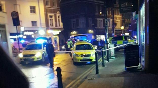 Man shot in head during Fulham restaurant 'ambush' - BBC News
