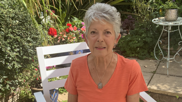 More than 20 councils replacing pay and display parking machines with apps - BBC News