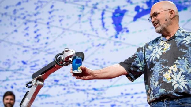 Ted 2017: Scary robots that want to be useful - BBC News