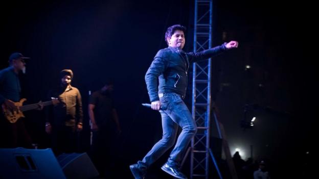 KK: 'Devastated' fans and colleagues pay tribute to Indian singer - BBC ...