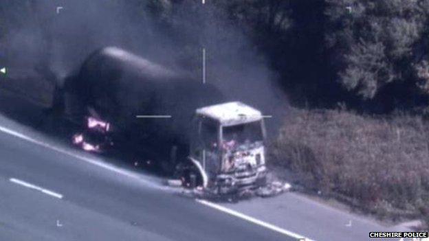 Propane tanker fire shuts M56 motorway near Chester - BBC News