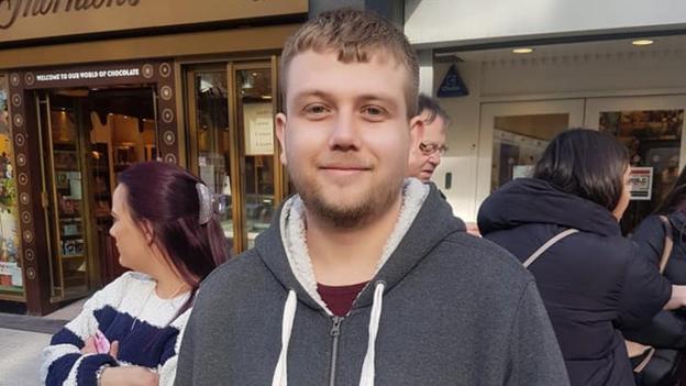 Biggest Primark in the world opens in Birmingham - BBC News