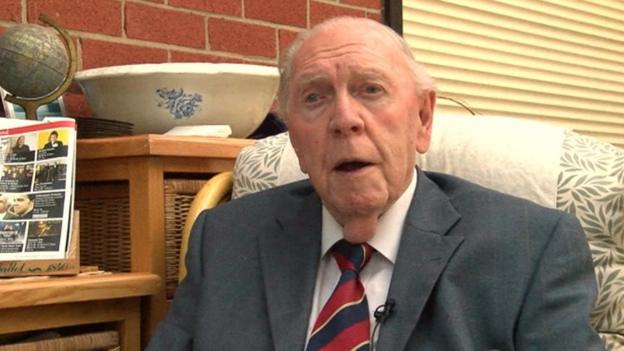 Chernobyl and the north Wales sheep farmers, 30 years on - BBC News