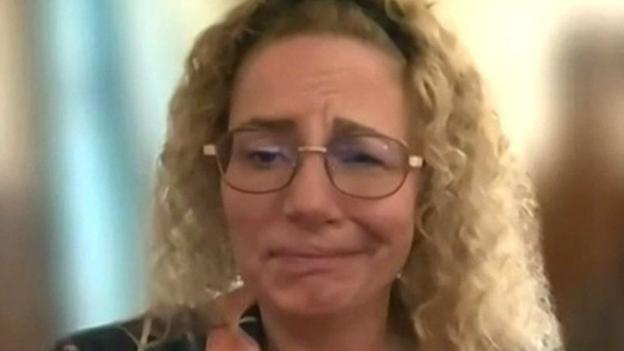 Sign language interpreter among those killed in Maine shootings - BBC News