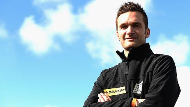 British Touring Cars: Turkington secures emotional win at Oulton Park ...