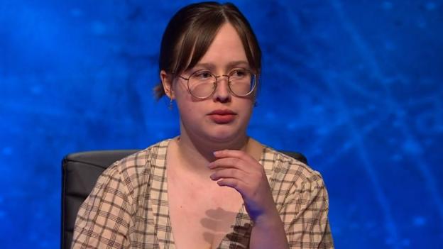 University Challenge: Durham students reach final - BBC News