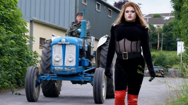 Drag queens: Farmer's son brings joy to Welsh countryside - BBC News