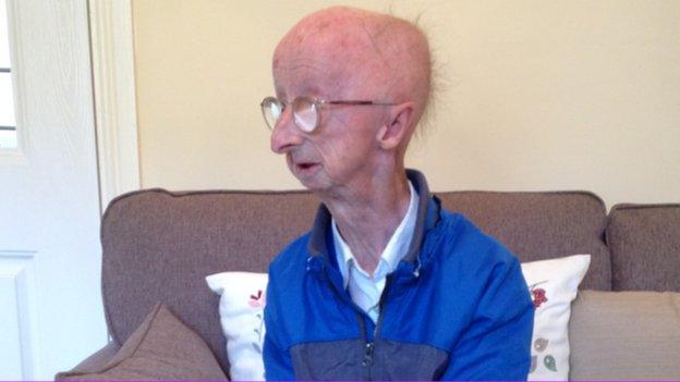 Mugging victim Alan Barnes 'called by God' to Shetland - BBC News