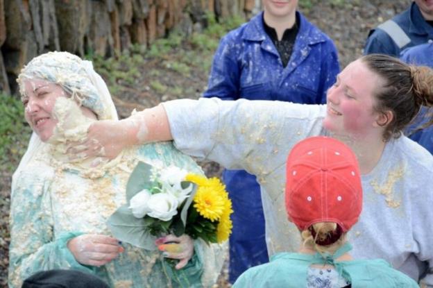 Messy Blackening wedding tradition causing a clean-up headache - BBC News