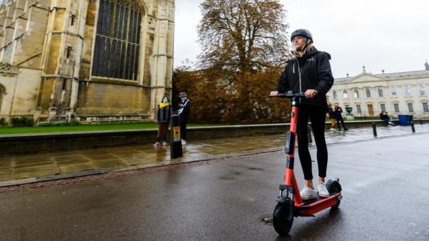 Voi to increase to e-bike and scooter hire zone around Cambridge - BBC News