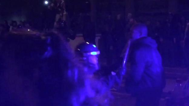 Rave crowd clashes with riot police in Lambeth - BBC News