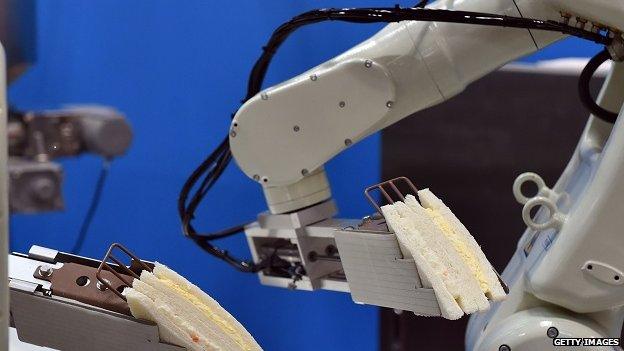 Australia's robot-led future puts squeeze on humans - BBC News