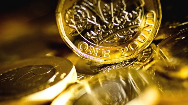 Pound falls after May's Brexit statement - BBC News