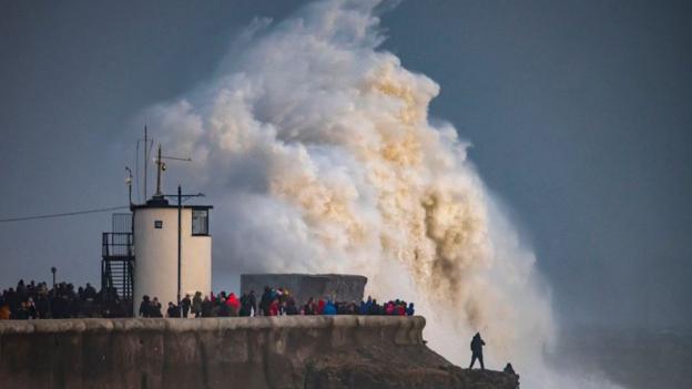 Storm Ciara: Dramatic scenes across Wales - BBC News