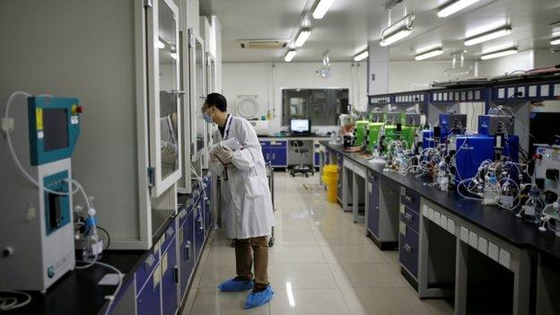 Teachers put Shanghai ahead in global tests - BBC News