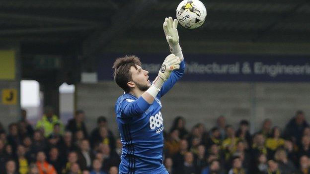 Jordan Smith: Nottingham Forest goalkeeper signs new contract until ...