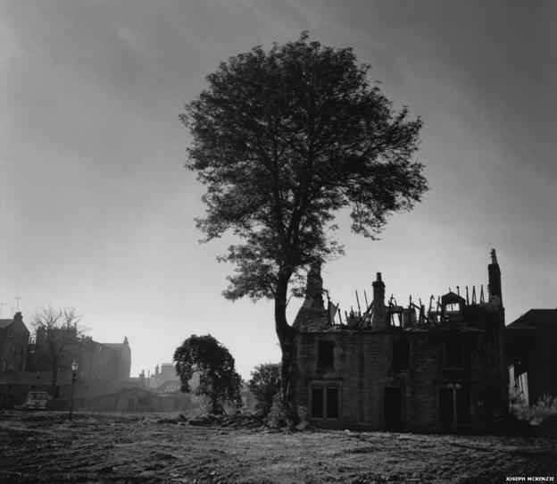 'Father of modern Scots photography' Joseph McKenzie dies - BBC News