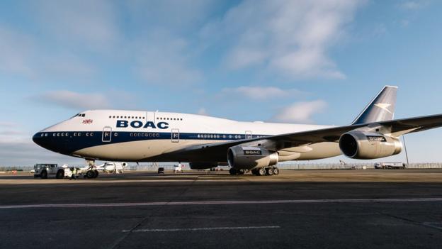 Boeing 747: Last plane delivered in regal send-off - BBC News