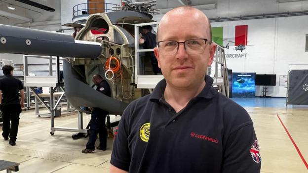 Yeovil engineers building 'helicopter that flies itself' - BBC News