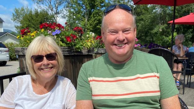 BBC Radio Suffolk's Mark Murphy to leave station after 33 years - BBC News