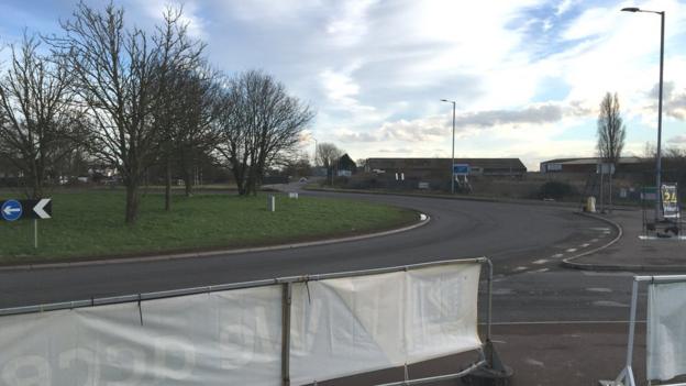 Date set for Dunball roundabout upgrade works - BBC News