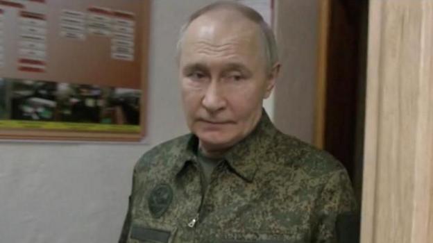 Putin begins biggest Russian military call-up in years - BBC News