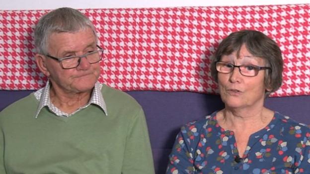 Simon Parkes: Fresh search in 37-year hunt for missing sailor - BBC News