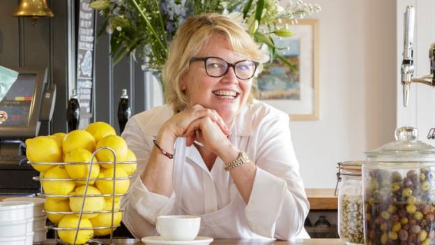 Manningtree: The tiny town that dreams of saving the planet - BBC News