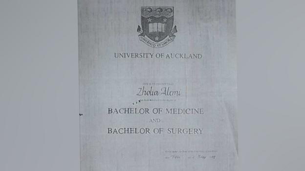 Fake psychiatrist Zholia Alemi who forged medical degree jailed - BBC News