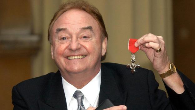 Liverpool FC anthem singer Gerry Marsden dies aged 78 - BBC News