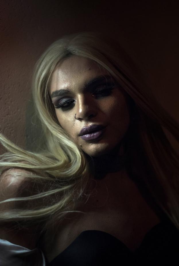 Meet the 'fearless' drag queens of Beirut - BBC News