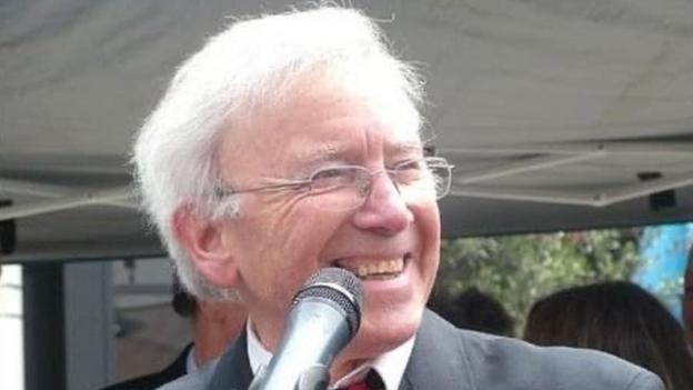 Coventry-born Edelweiss singer Vince Hill dies at 89 - BBC News