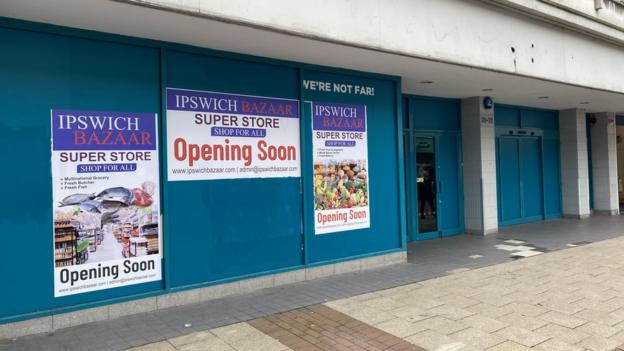 New store and restaurant for prominent Ipswich town centre site - BBC News