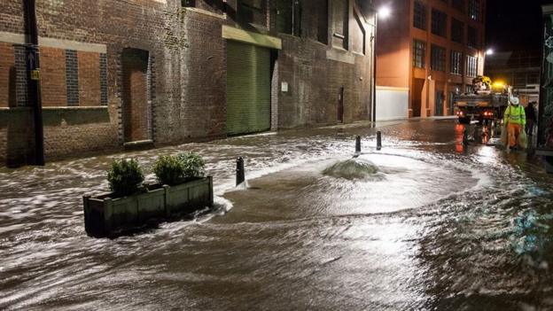 Ipswich Tidal Flood Barrier to protect 1,600 homes - BBC News