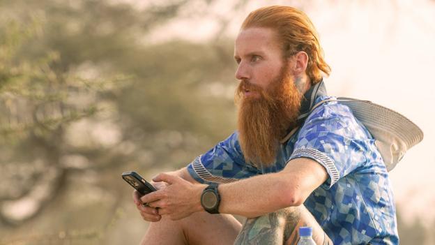 The Hull Boy's charity run finale with The Hardest Geezer - BBC News