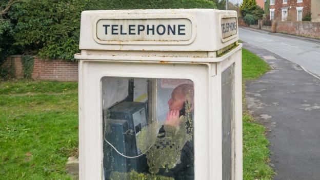 Why does Hull have cream coloured phone boxes? - BBC Newsround
