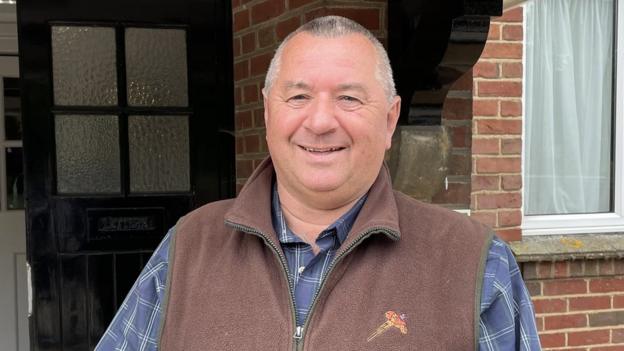 East West Rail: Could a new rail link 'tear apart' a village? - BBC News