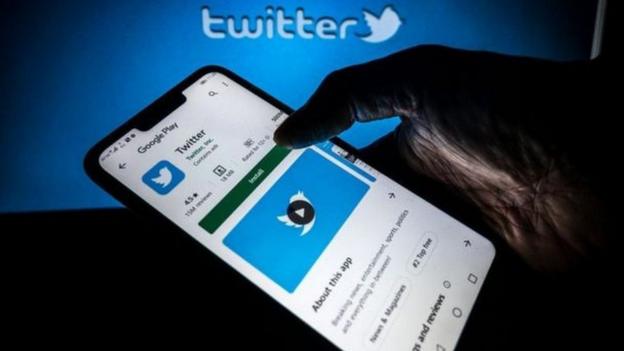 Twitter shareholders approve $44bn Musk deal - BBC News