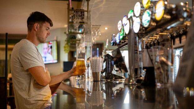 Marlow Council: Wetherspoon pub offers 'more affordable' space - BBC News