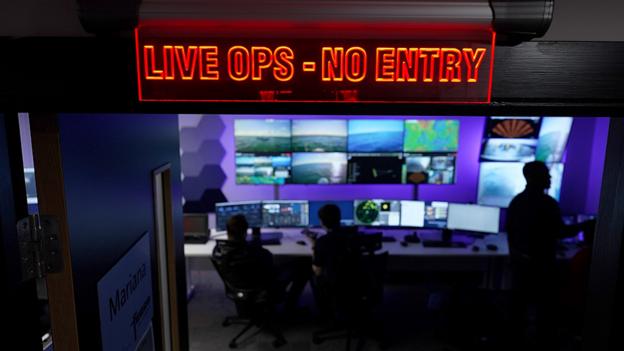 Robot ships: Huge remote controlled vessels are setting sail - BBC News