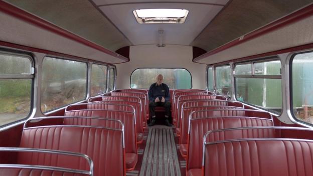 Midland Red bus memories kept alive at transport museum - BBC News