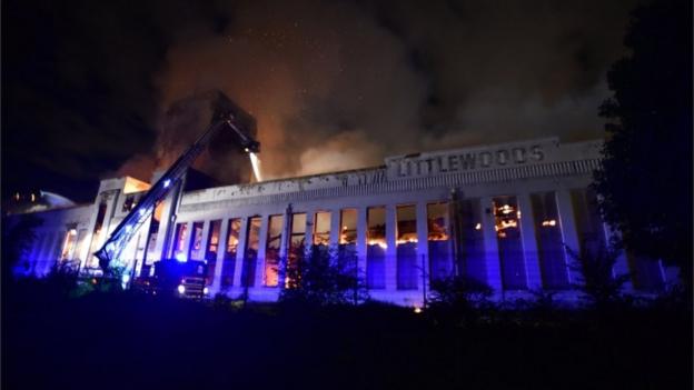 Liverpool Littlewoods building fire in pictures - BBC News
