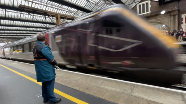 Work under way to reopen Leek-Stoke rail line - BBC News